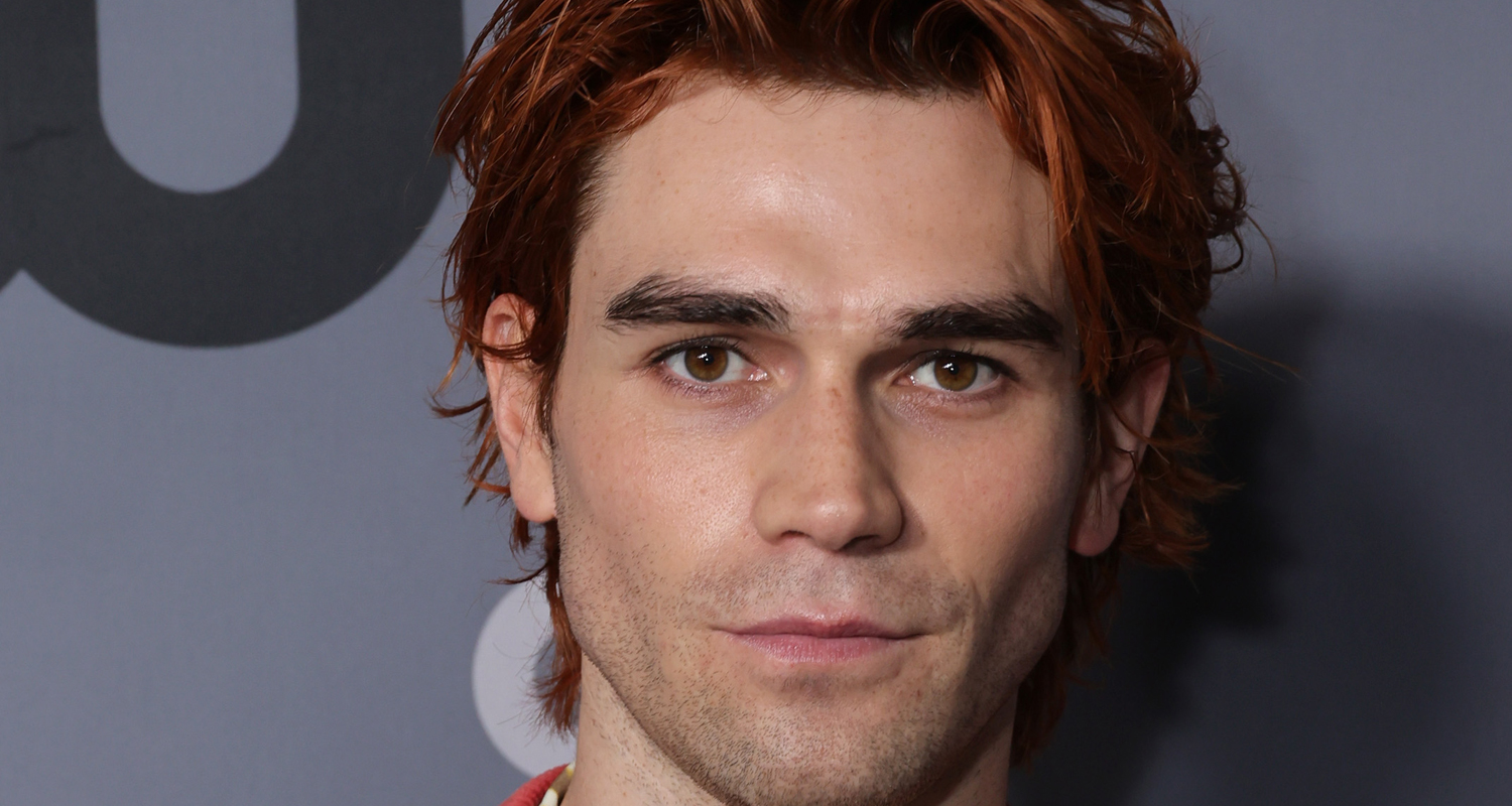 KJ Apa to Star In Motorcycle Racing Movie ‘One Fast Move’ – Get the ...