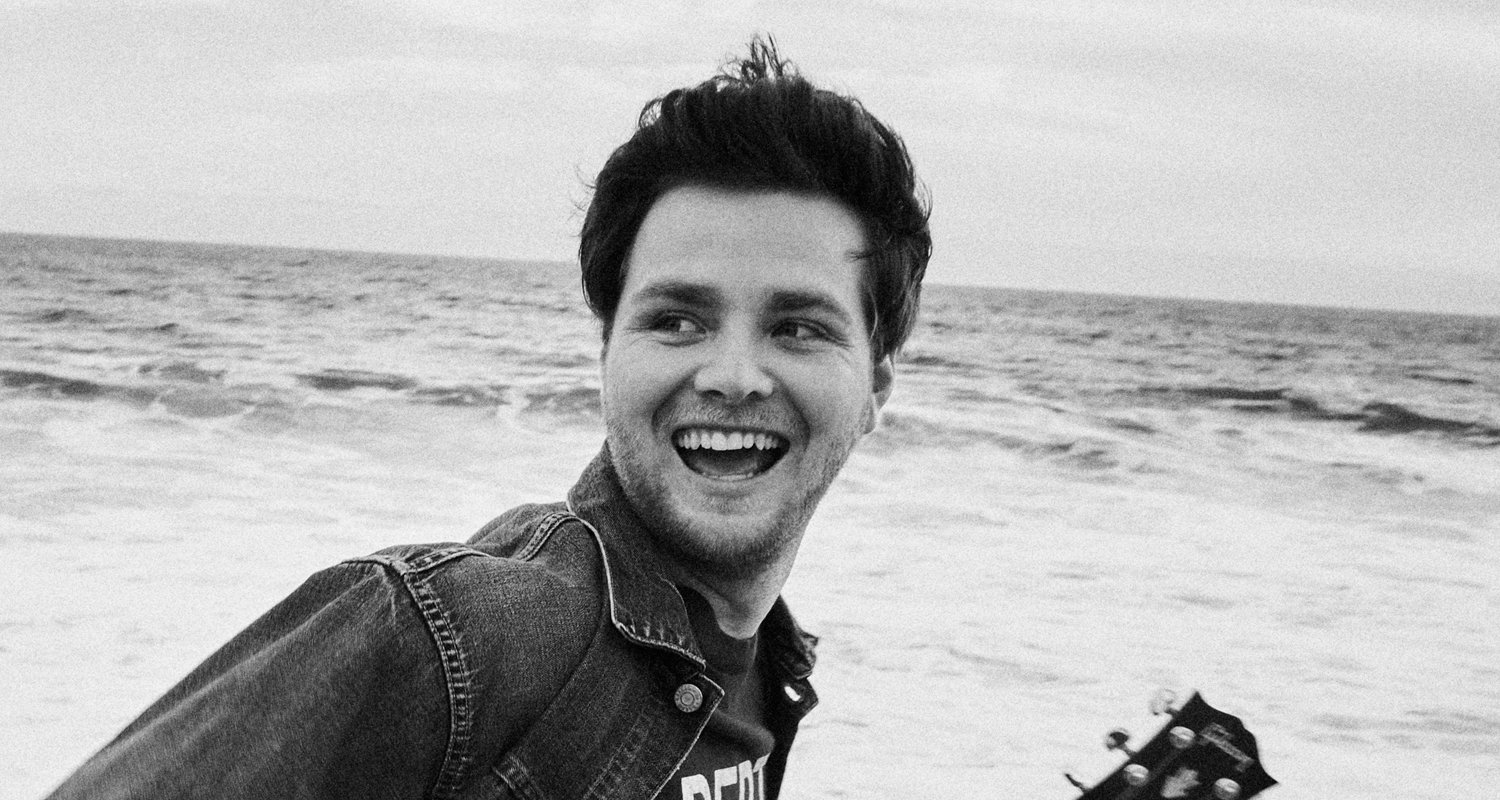 Alex Warren Signs New Record Deal, Announces New Single ‘HeadLights ...