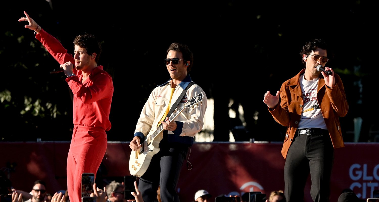 Jonas Brothers Hit the Stage for Performance at Global Citizen Festival ...