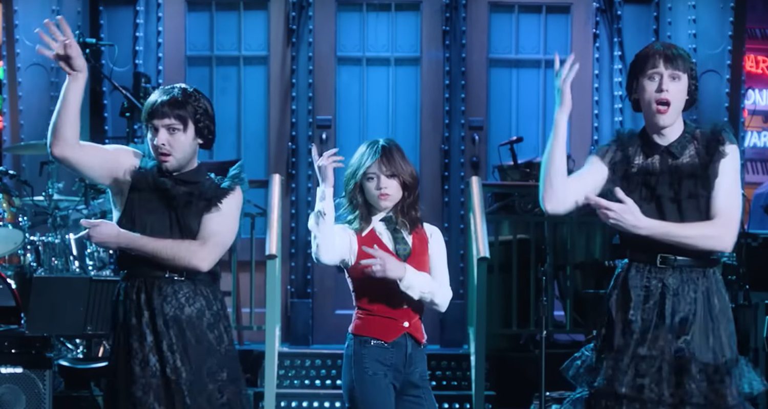 Jenna Ortega Does ‘Wednesday’ Dance Reluctantly in First ‘Saturday Night Live’ Promo – Watch Now ...