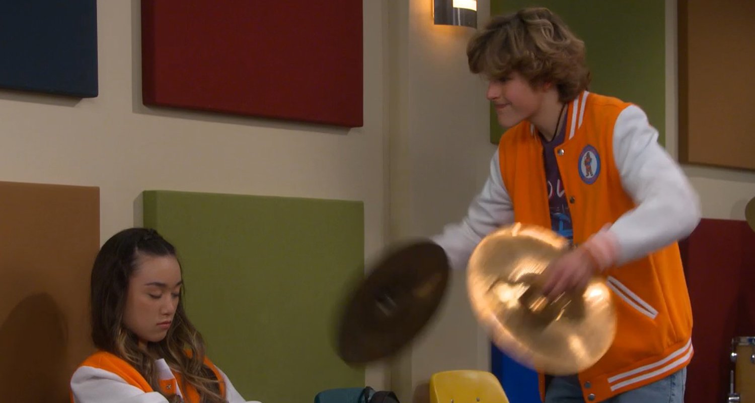 Aaron Finds Erin Asleep During Band Practice In New ‘Erin & Aaron’ Clip ...