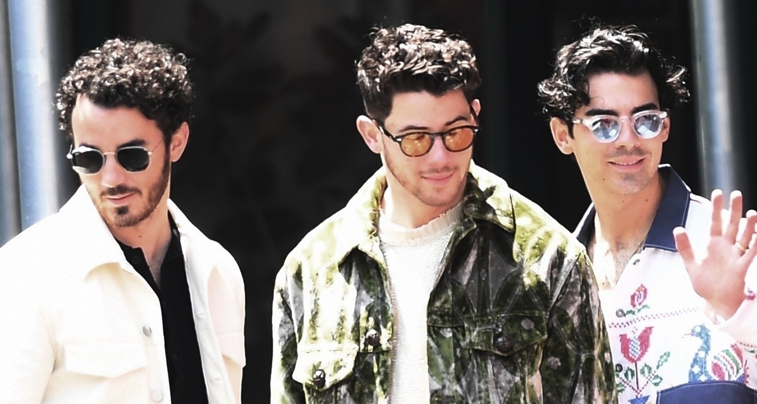 Jonas Brothers Run Into Fan While Out In NYC Between Meetings | Joe ...