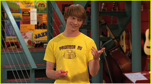 Austin & Ally Series Finale Countdown: Top 15 Cool Shirts That Dez Wade ...